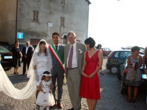 Adam Williams marries Chinese author Hong Ying in Italian hill-top village!